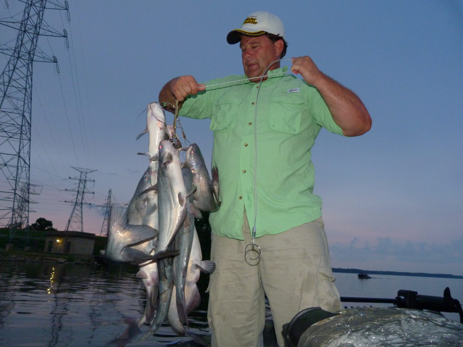 Catching Big Catfish Near Alabama Dams | Great Days Outdoors